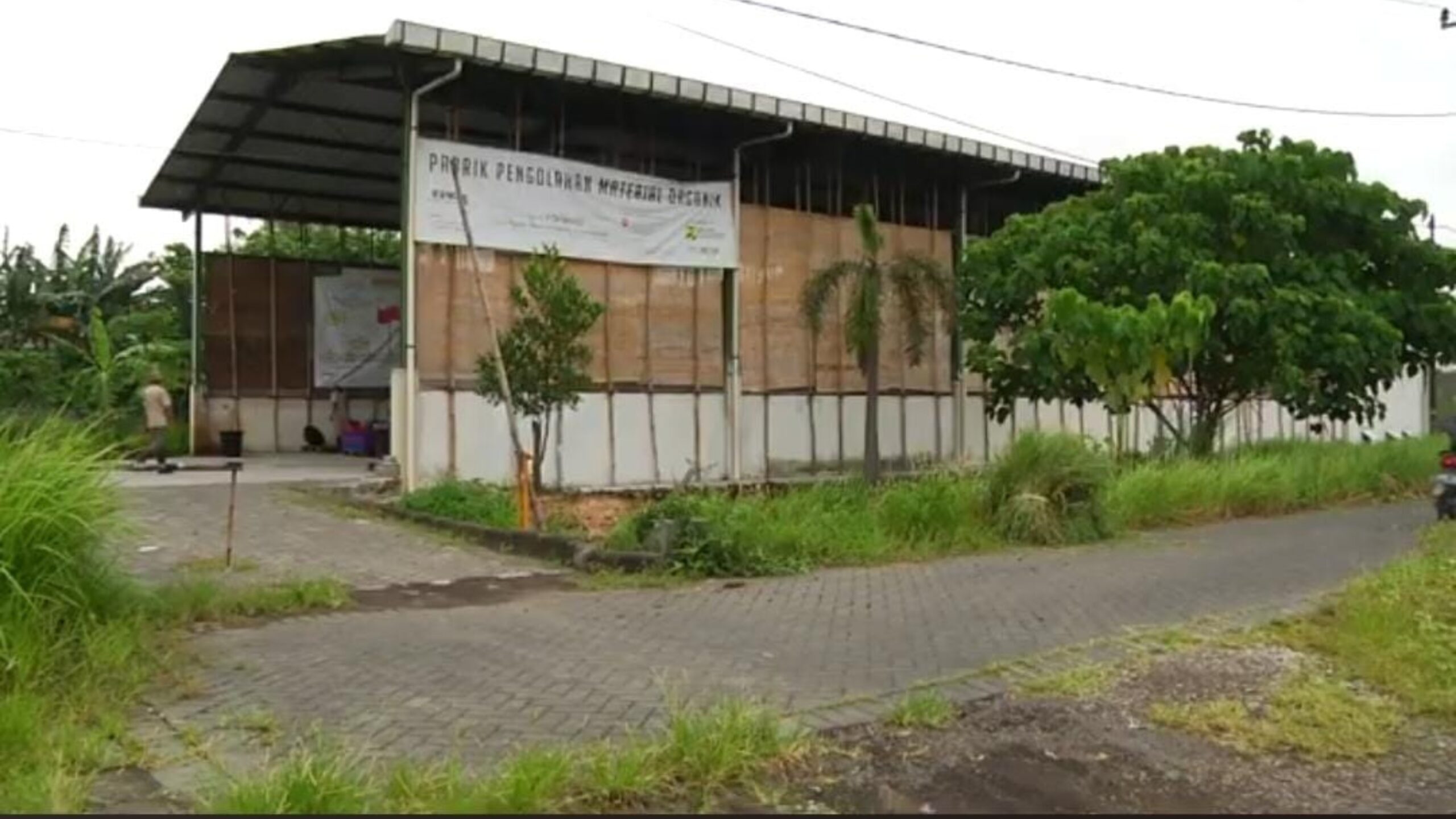 Operating a Black Soldier Fly Waste Treatment Facility: A Sustainable ...